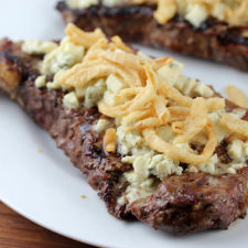 Steak with blue cheese and French fried onions recipe - BlogChef