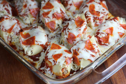 Pizza Stuffed Shells Recipe - BlogChef