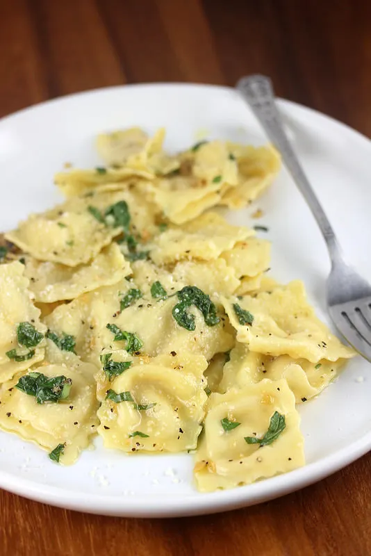 Ravioli with Garlic Basil Oil Recipe - BlogChef