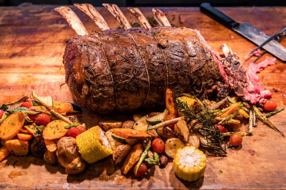How to Cook a Beef Rib Roast Bone-in