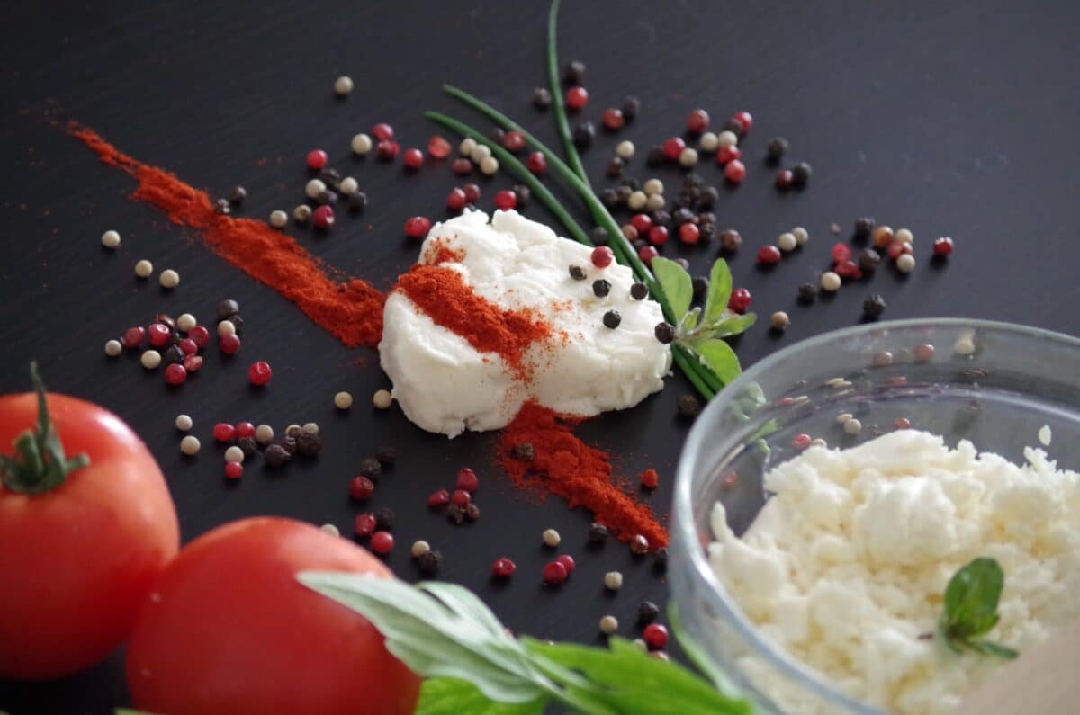 What does cream cheese taste like? - BlogChef
