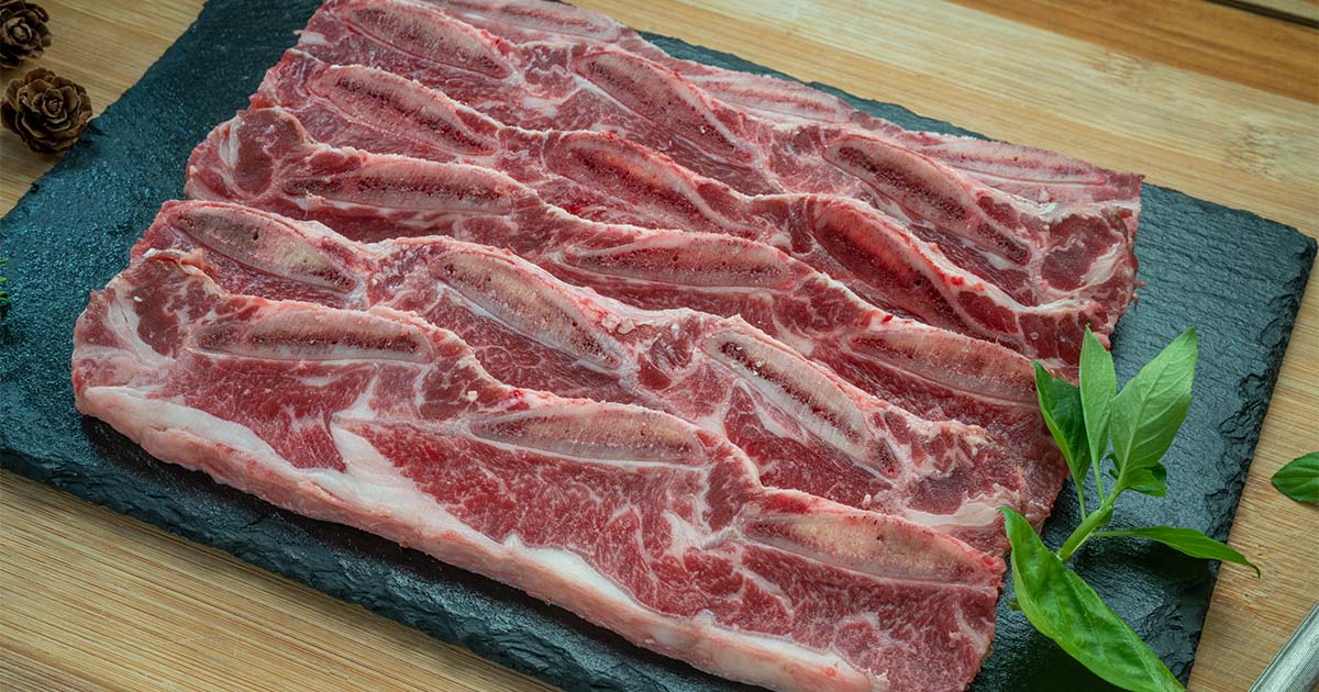How to Cook Boneless Beef Ribs on the Stove